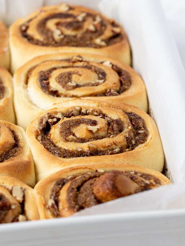 Cinnamon Roll Blondies Jessie Bakes Cakes